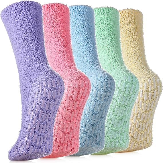 Click here for Choks Chok 5 Pairs Fuzzy Socks With Grips For Wome... prices