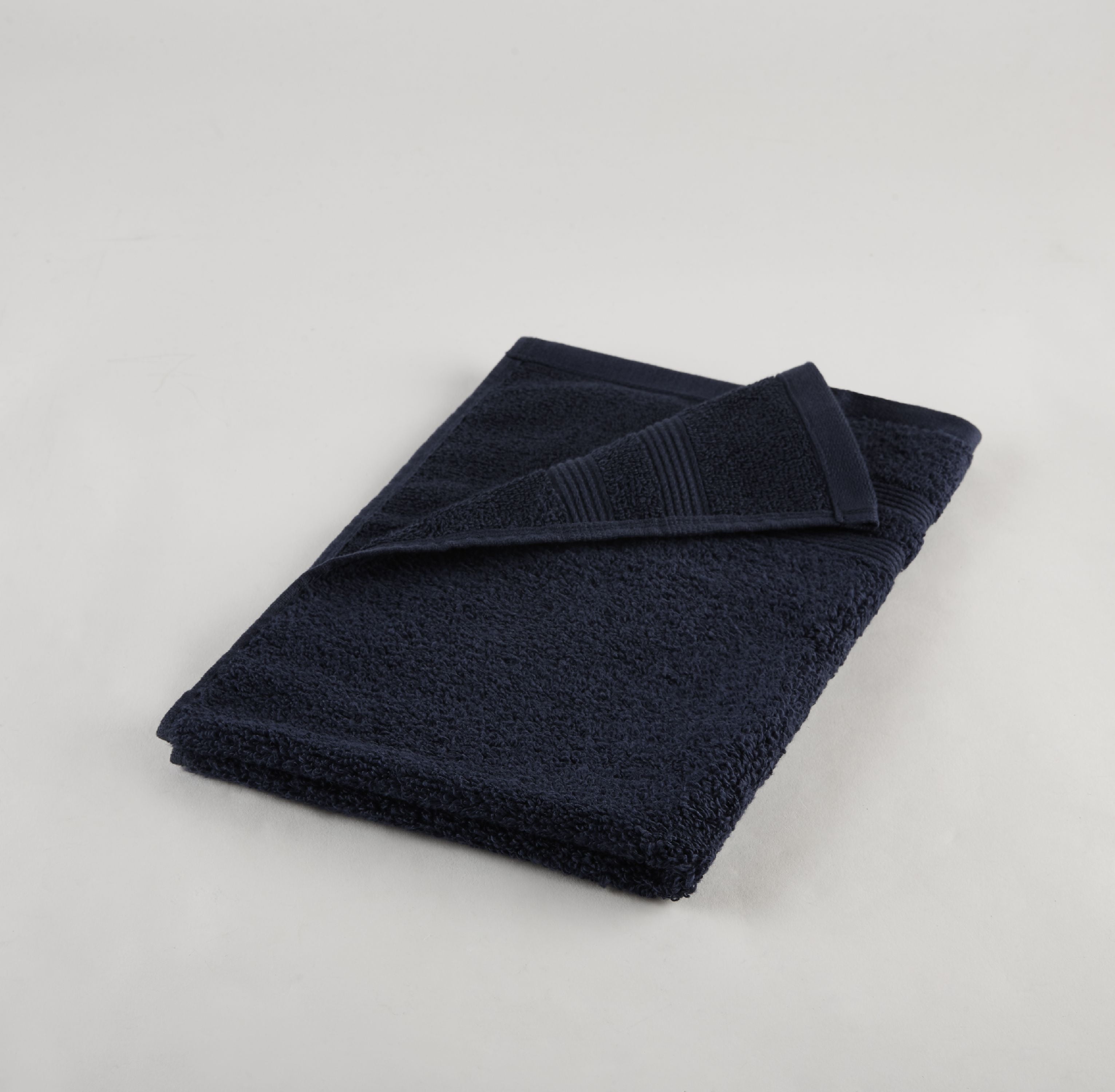 Mainstays Performance Solid Hand Towel, 26" x 16", Navy - Walmart.com