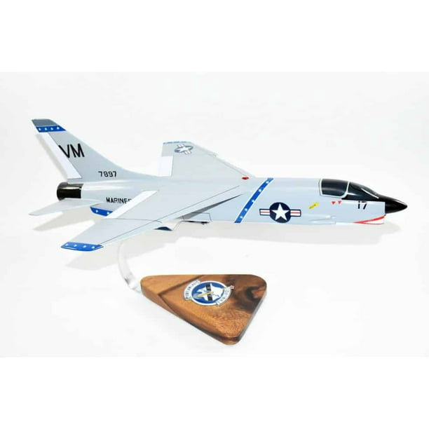 Vmf Aw 451 Warlords F 8d 1963 Model Vought F 8 Crusader 18 Mahogany