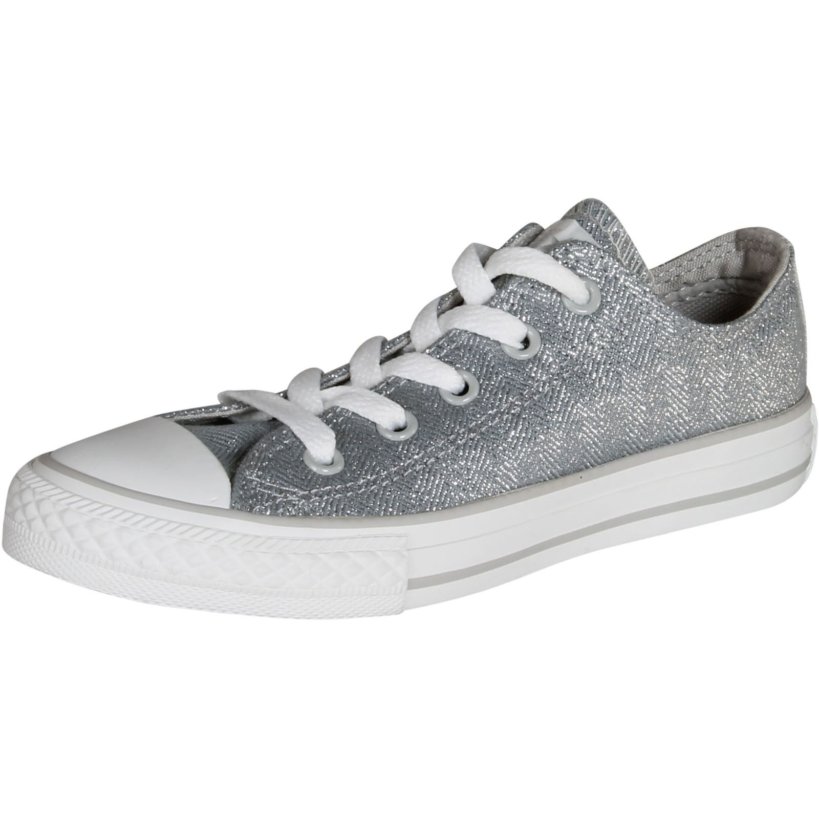 Silver Converse Outfit