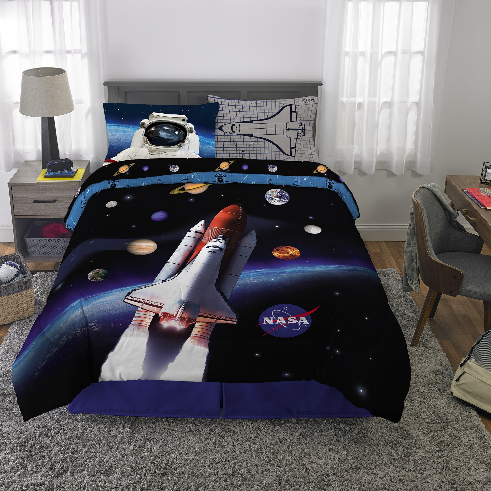Inside Space Shuttle Bed