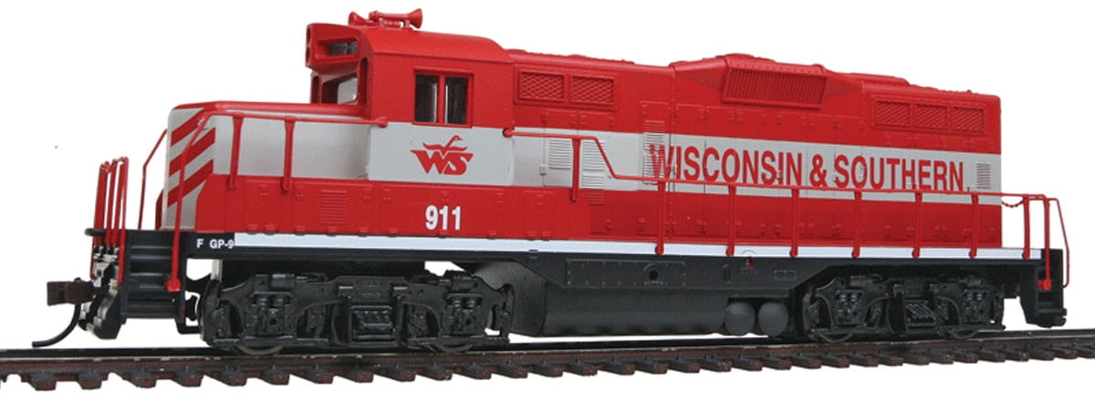 Walthers Trainline HO Scale EMD GP9M Diesel Locomotive Wisconsin ...