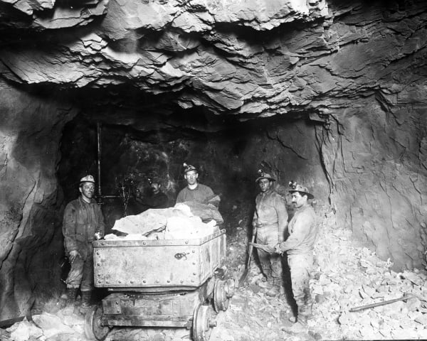 Print: Loading A Mine Car, circa 1915 - Walmart.com