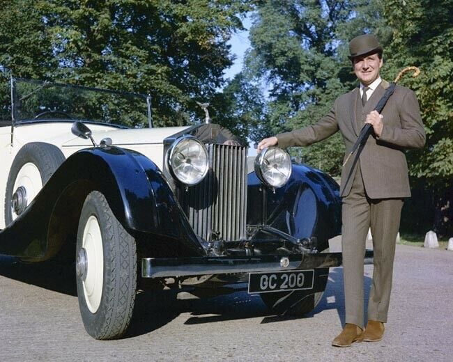 Patrick Macnee as John Steed poses next to Avengers Rolls Royce 11x17 ...