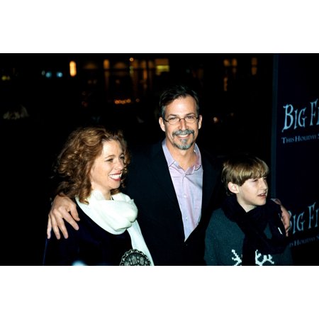 Daniel Wallace (Writer Of Novel) And His Family At Premiere Of Big Fish ...