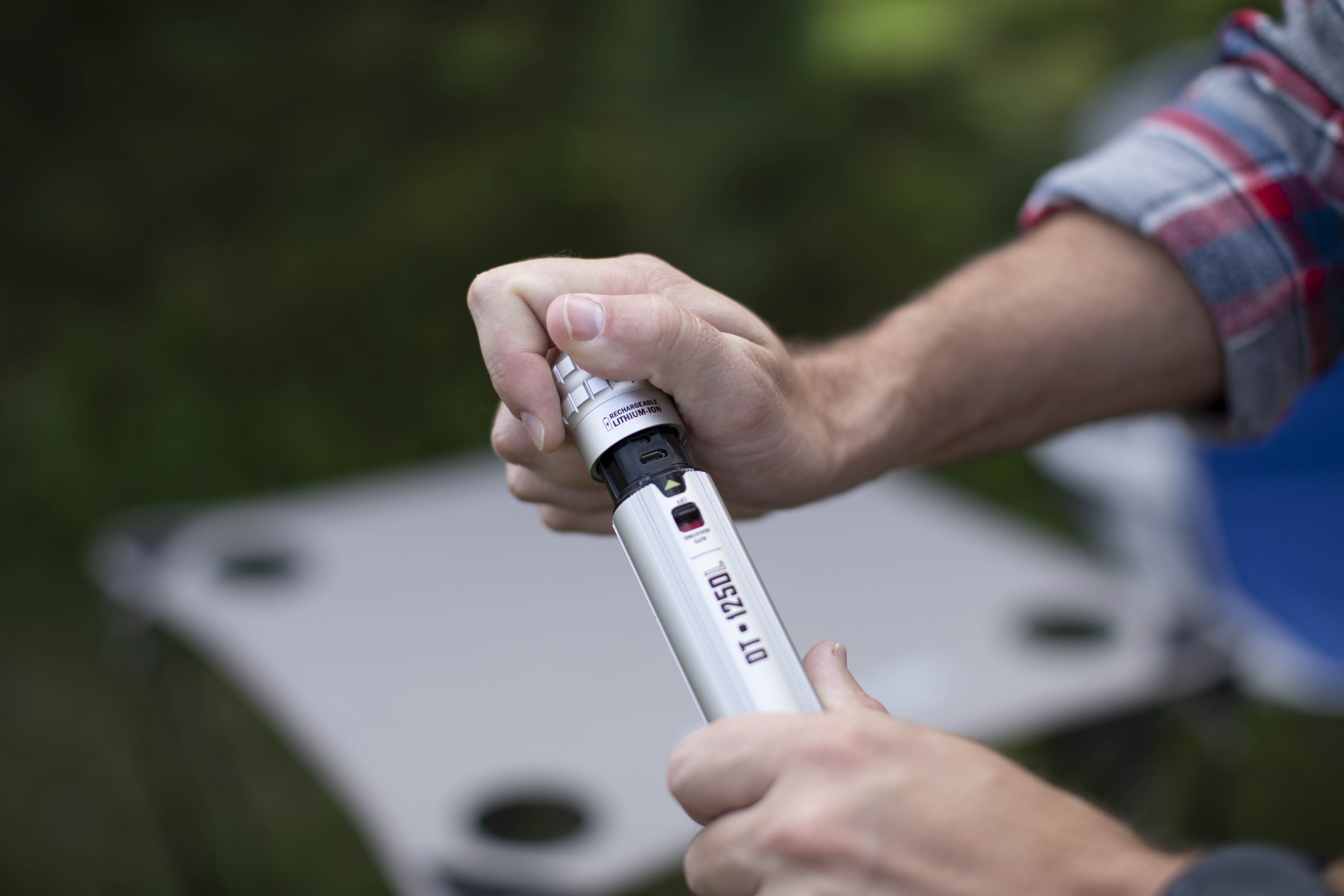 Ozark Trail 1250l Rechargeable Flashlight Disassembly Instructions ...