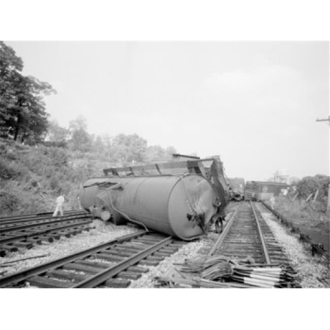 Posterazzi SAL255424155 USA New York State Poughkeepsie Train Wreck ...