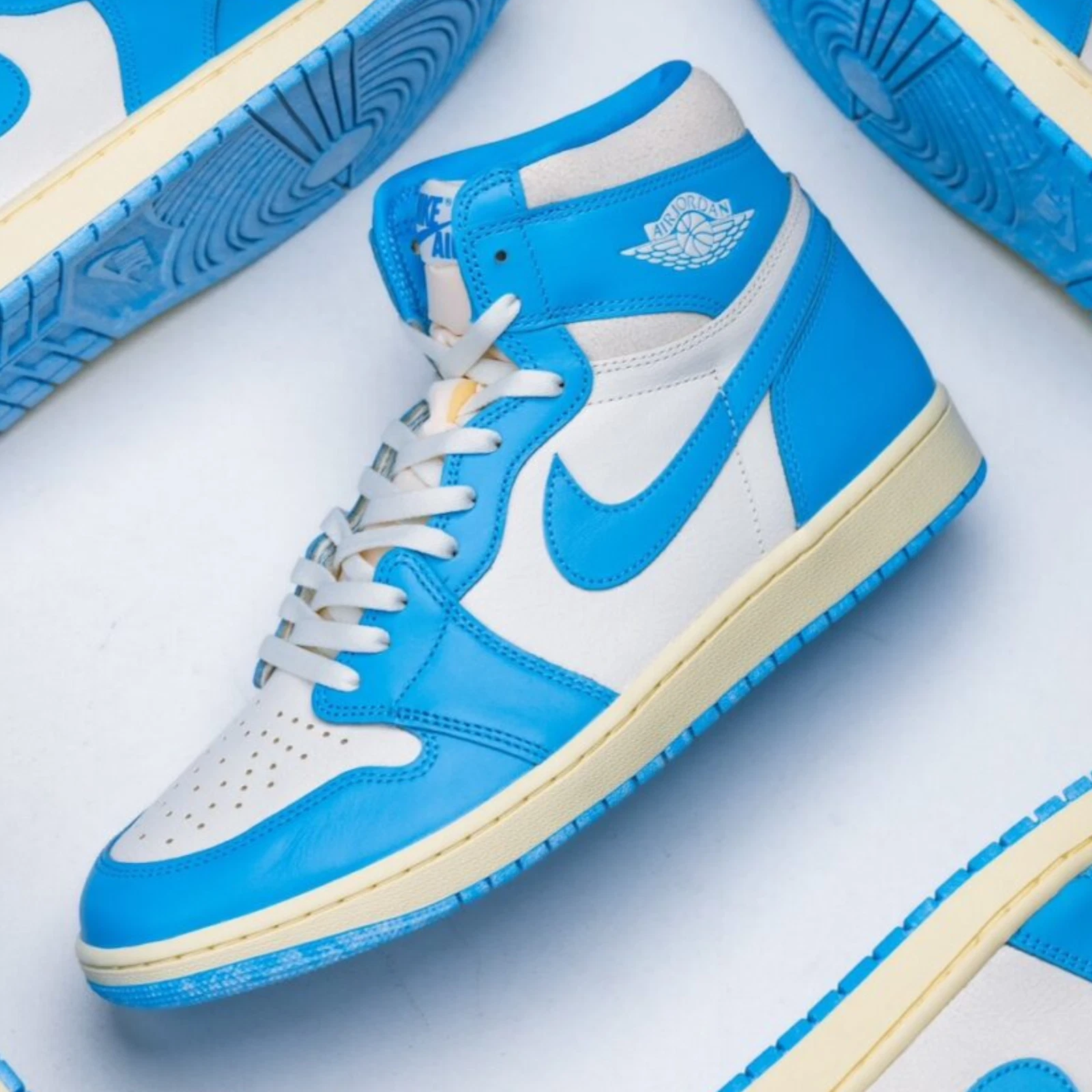 N I-K-E A i r-Jor-dan 1 Retro High OG Shoes UNC Reimagined DZ5485-402 ...