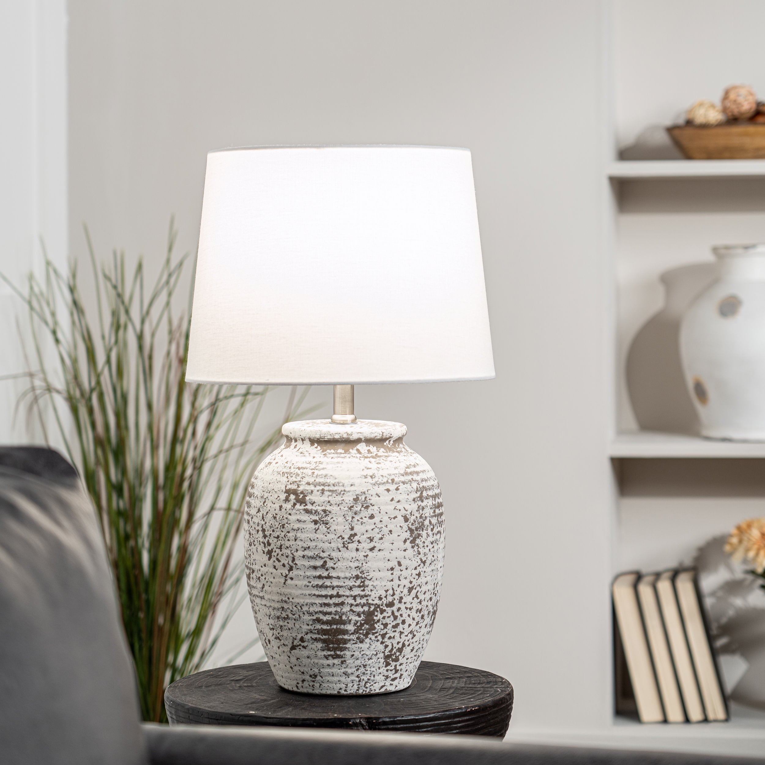 nuLOOM 23-inch Vintage Farmhouse Ceramic Table Lamp, 22.5" H x 13" W x ...