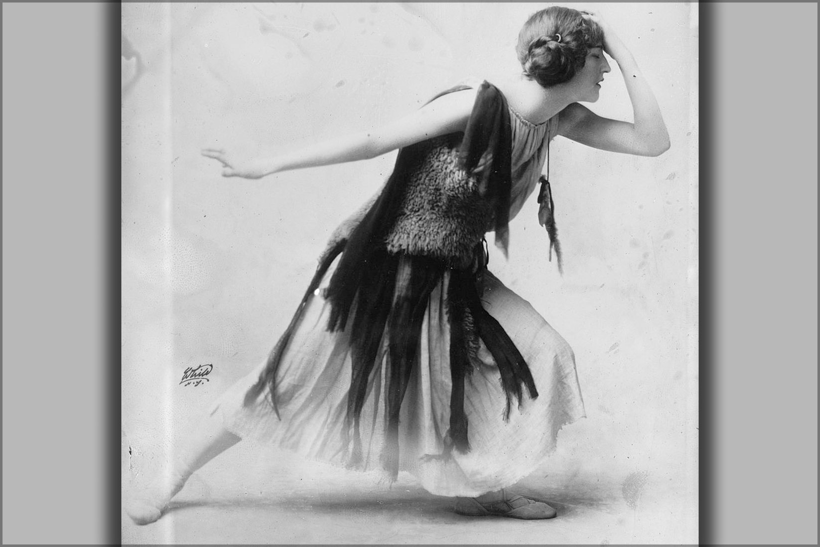 24"x36" Gallery Poster, Violet Romer in flapper dress 1910-1915 ...