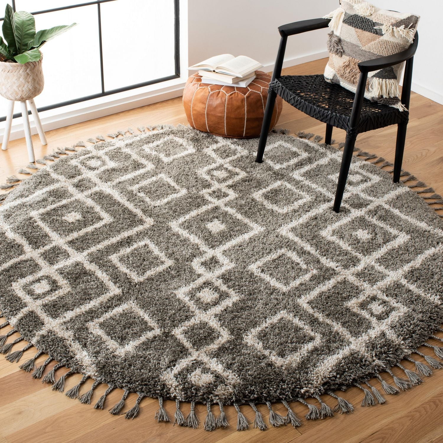Click here for Safavieh Moroccan Fringe Shag Janella Geometric Ar... prices