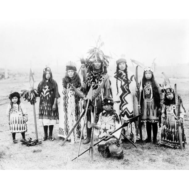 Print: A Family Of The Lummi Tribe Of Siwash Indians, 1915 - Walmart.com