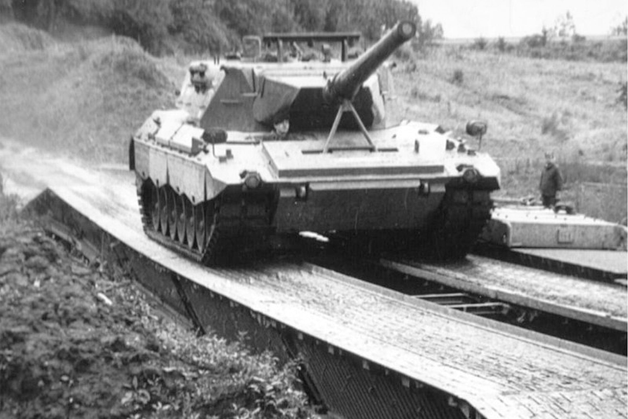 24x36 gallery poster, A Leopard Tank tank 2 prototype 1983 - Walmart.com