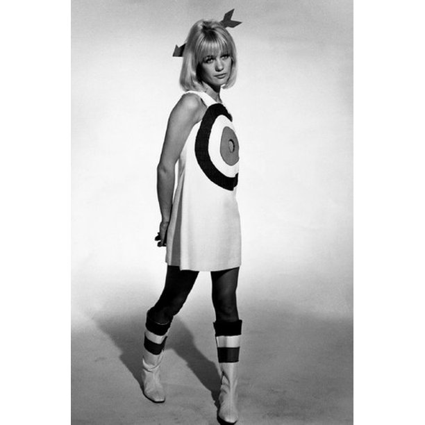 Judy Geeson 1960's studio publicity pin up 24x36 Poster - Walmart.com ...