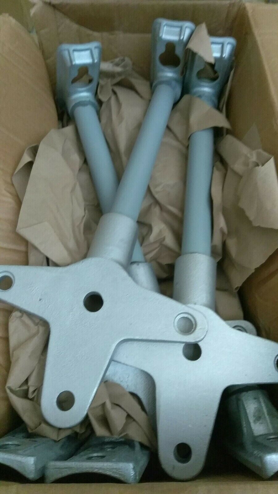 (6) HUBBLE Cutout Arrester Standoff Bracket, Single-Phase, 3-Position ...