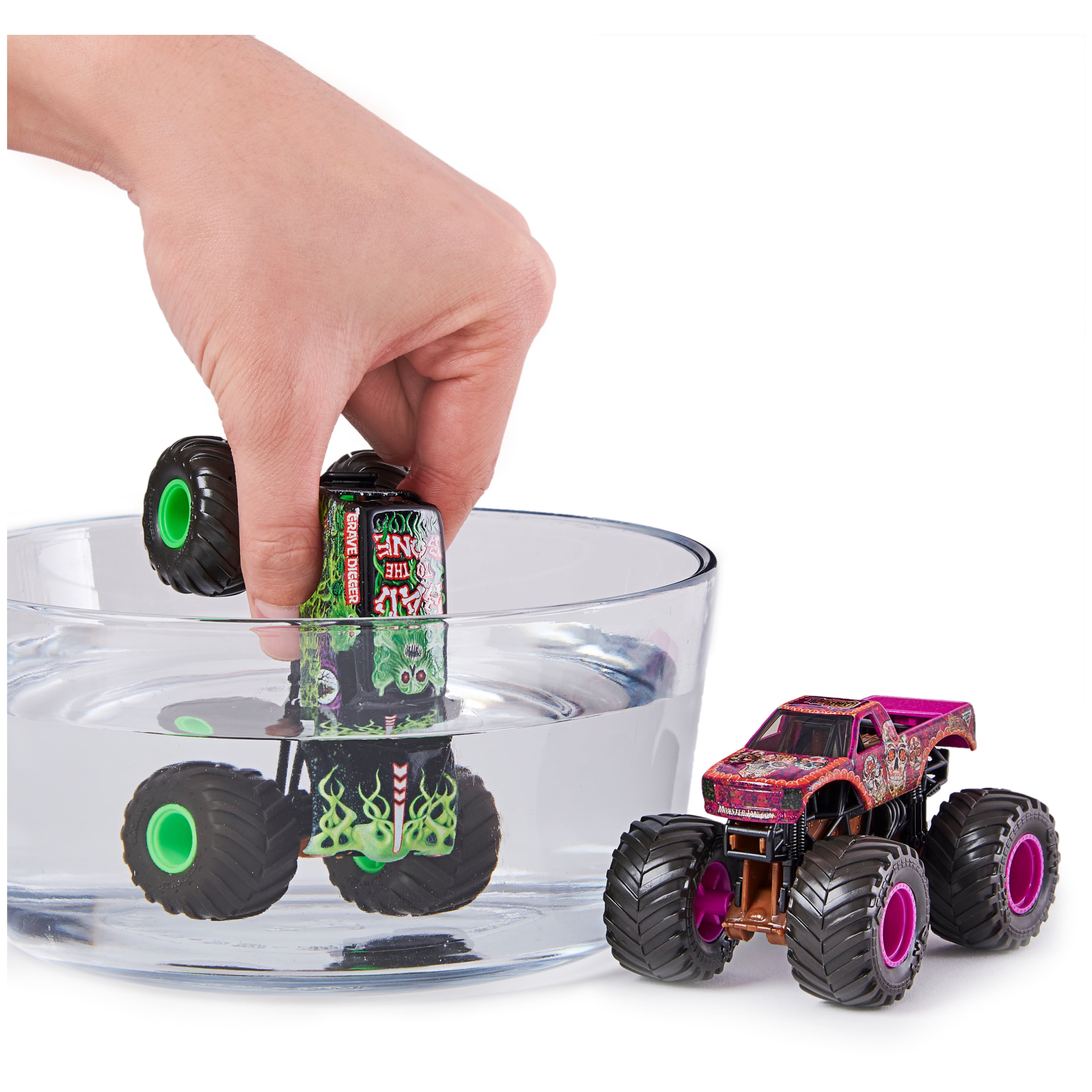Monster Jam, Official Grave Digger vs. Calavera Color-Changing Die-Cast ...