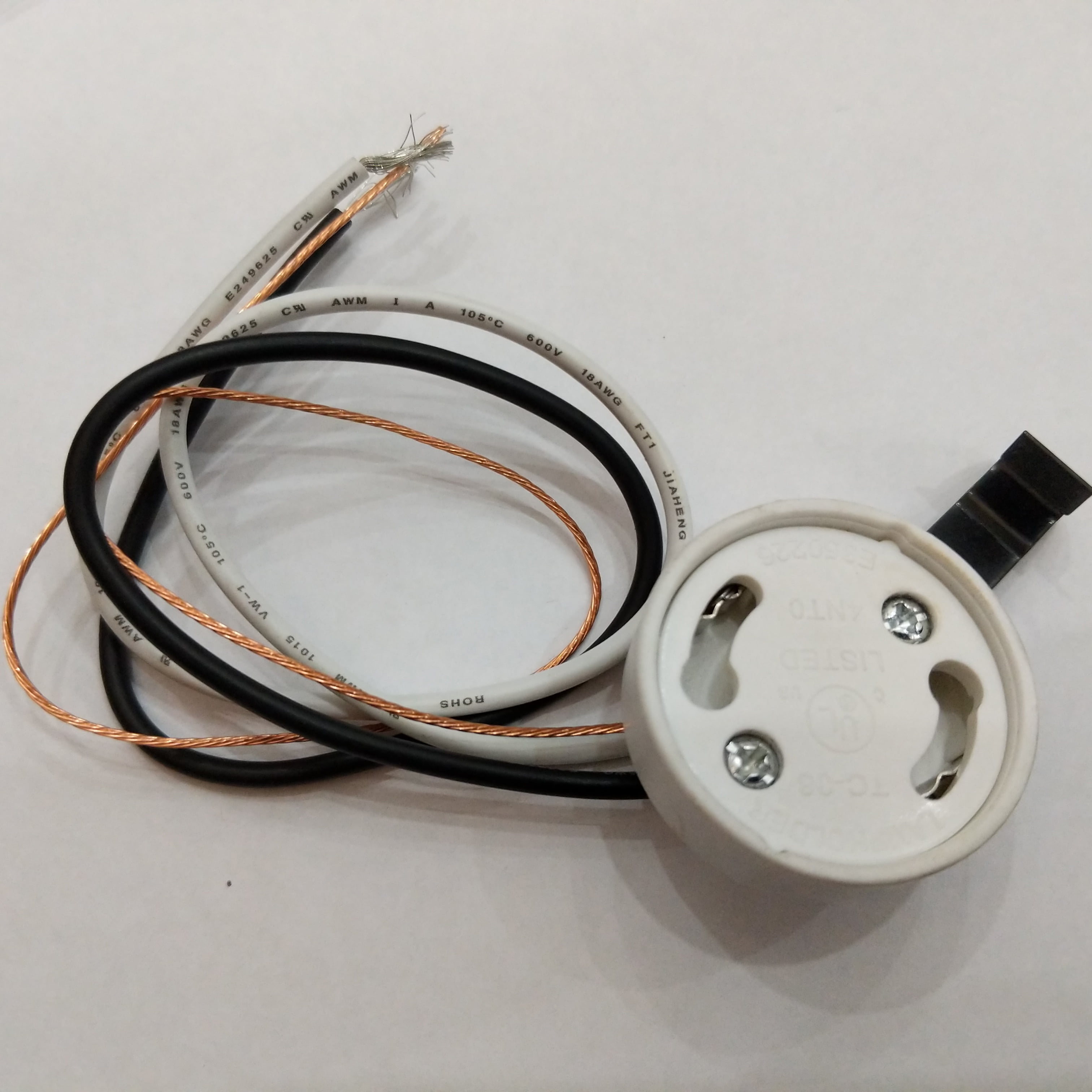 GU24 SOCKET WITH SIDE CLIP + GROUND SUNLITE - Walmart.com