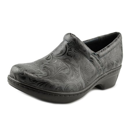 UPC 718987361891 - Yuu Bethanee Women US 7 Blue Clogs | upcitemdb.com