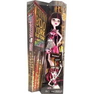 Monster High Reel Drama Draculaura Doll with Black and White Cinema ...