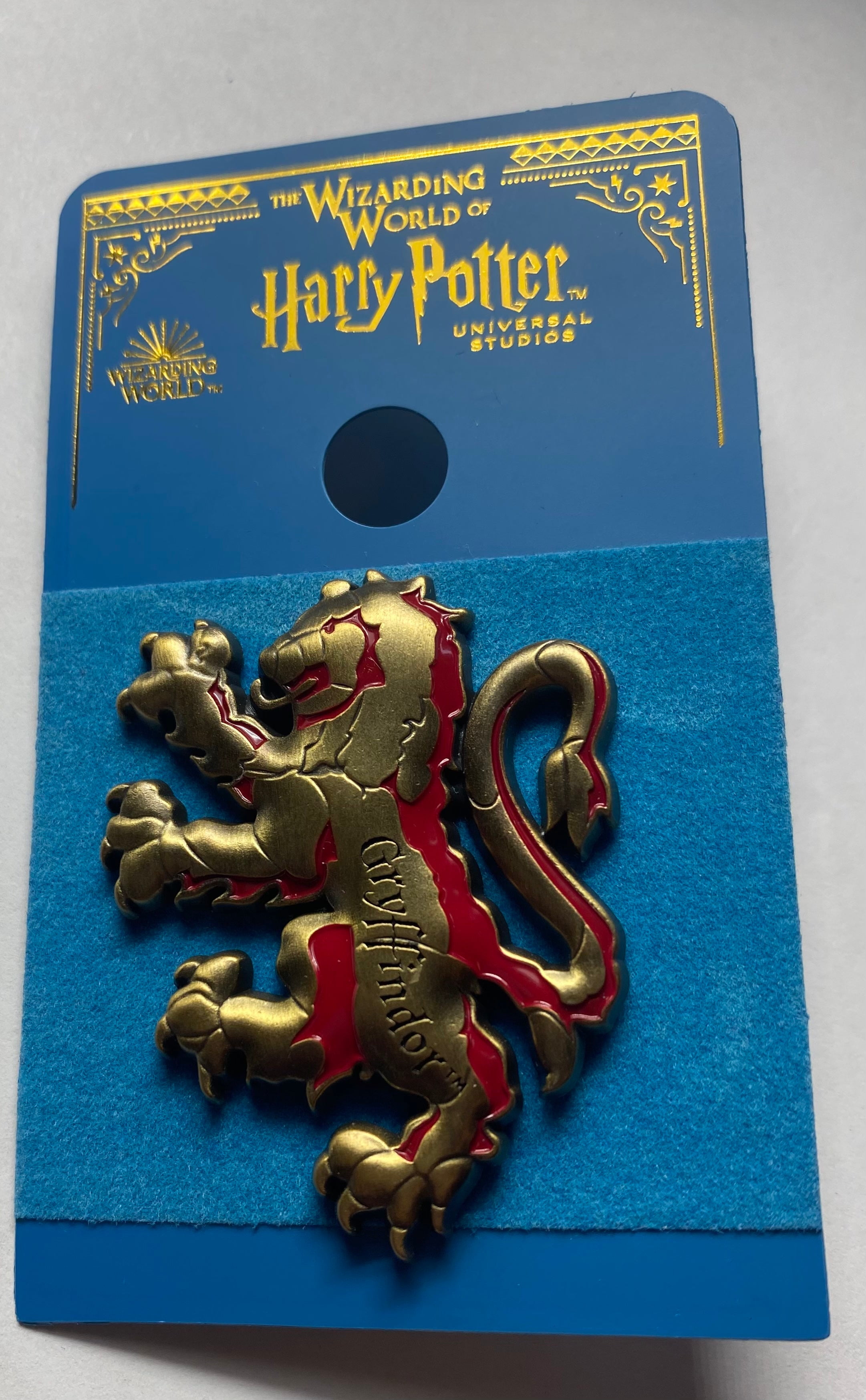 Universal Studios Harry Potter Gryffindor Molded Mascot Enamel Pin New ...