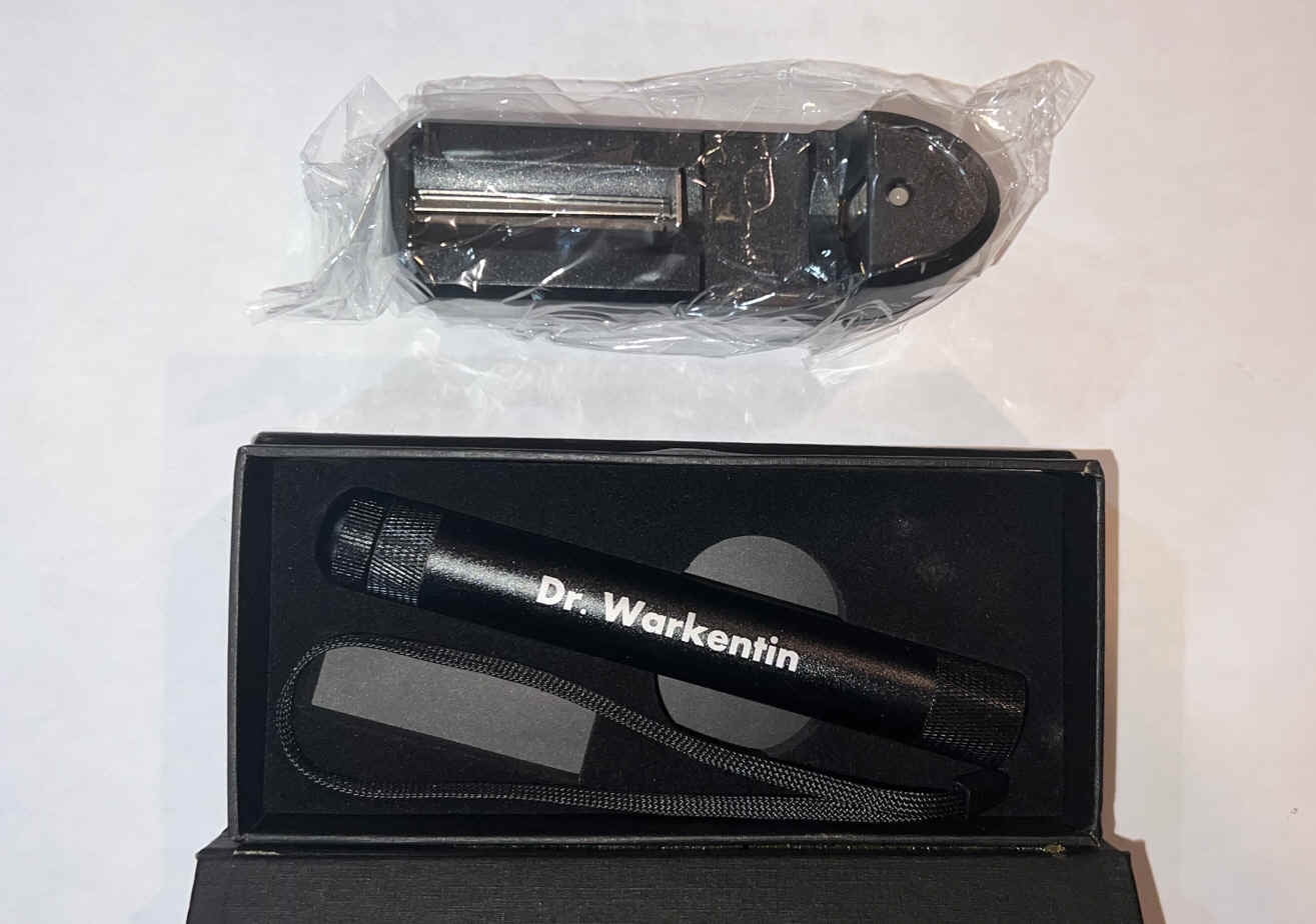 650nm 5mw red laser pointer with custom engraving and rechargeable ...