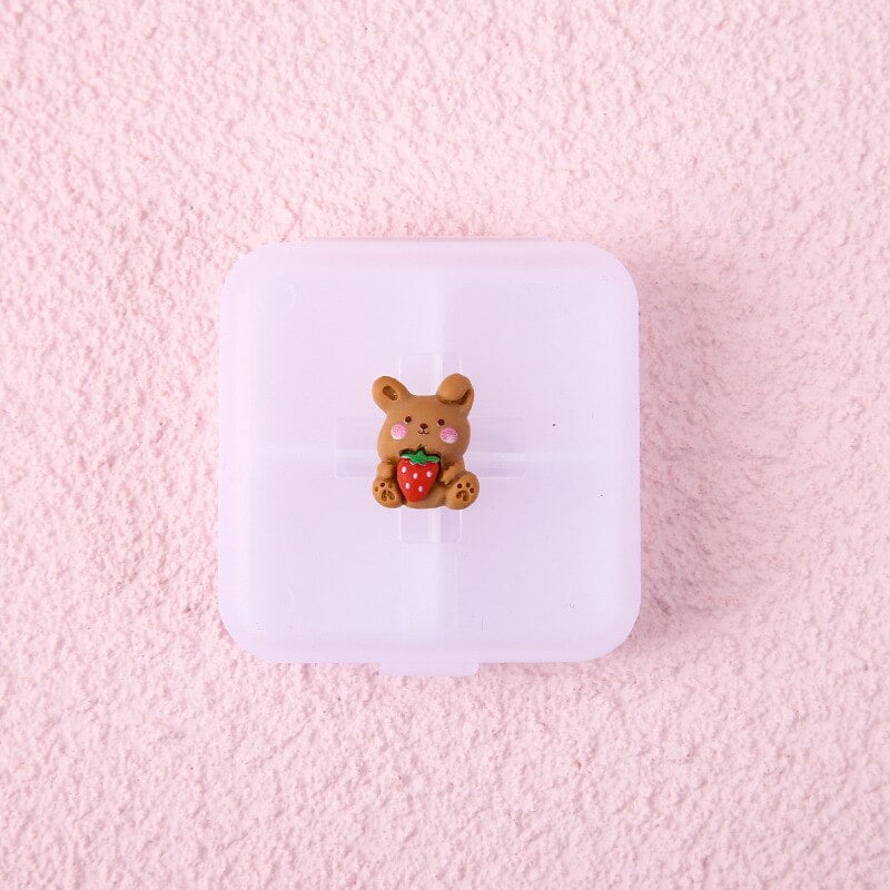 Pastillero de diseño de dibujos animados, Mini pastillero portátil de 4 ...