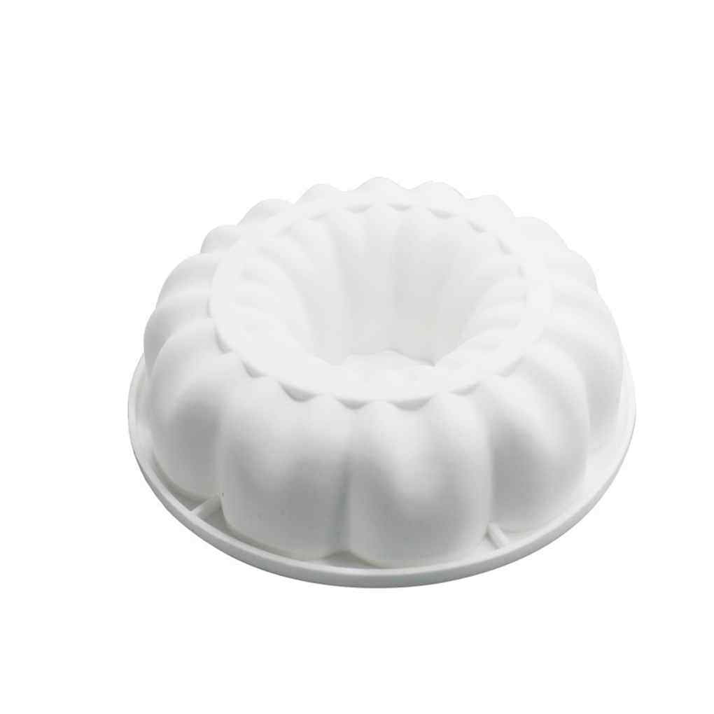 Click here for Braveheart Flower Wreath Silicone Cake Mould Mould... prices