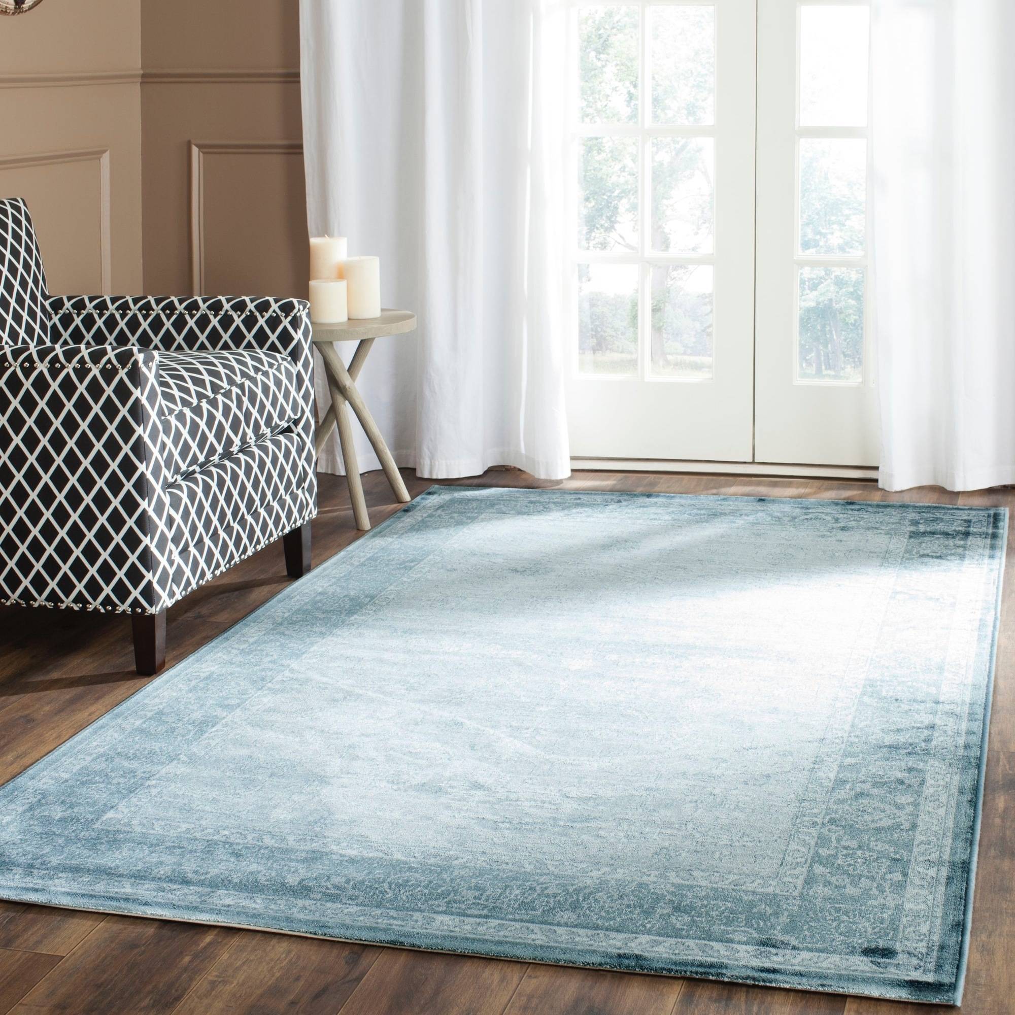 SAFAVIEH Vintage Lucy Traditional Area Rug, Light Blue/Dark Blue, 4' x ...