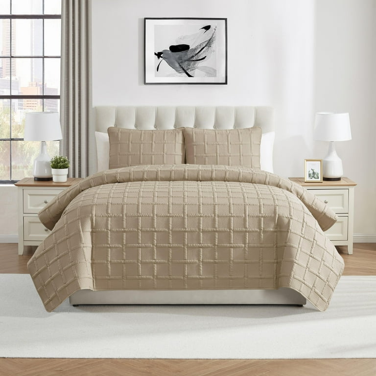 VCNY Home Square 3-Piece Taupe Textured Grid Pinsonic Quilt VCNY Home Square 3-Piece Taupe Textured Grid Pinsonic Quilt