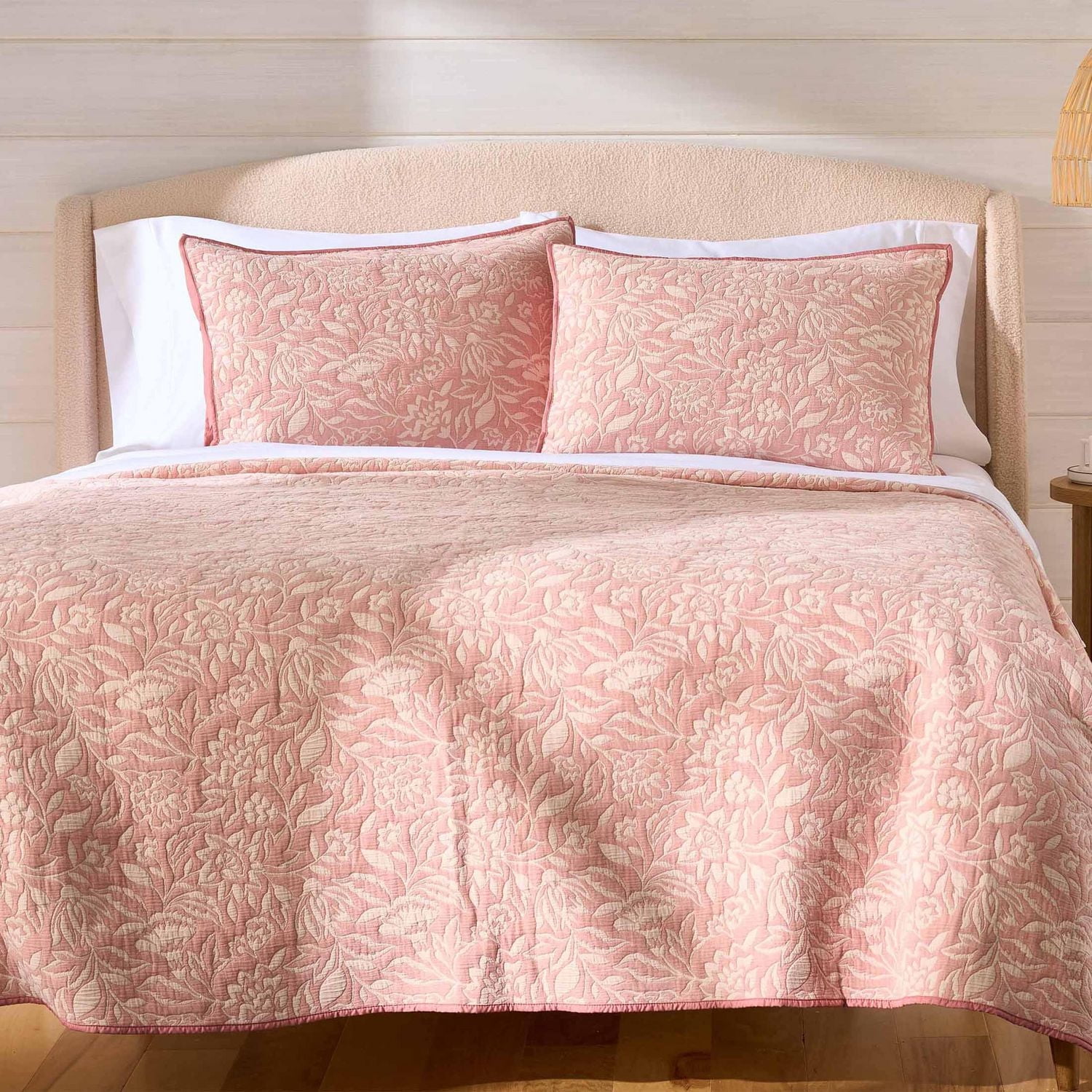 Click here for Better Homes & Gardens Quilt prices