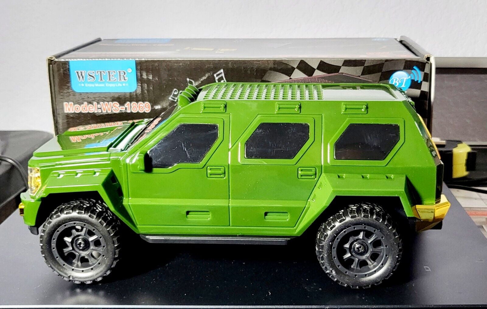 Bluetooth Speaker WSTER Rechargeable SUV Car with AUX, USB & FM Radio ...