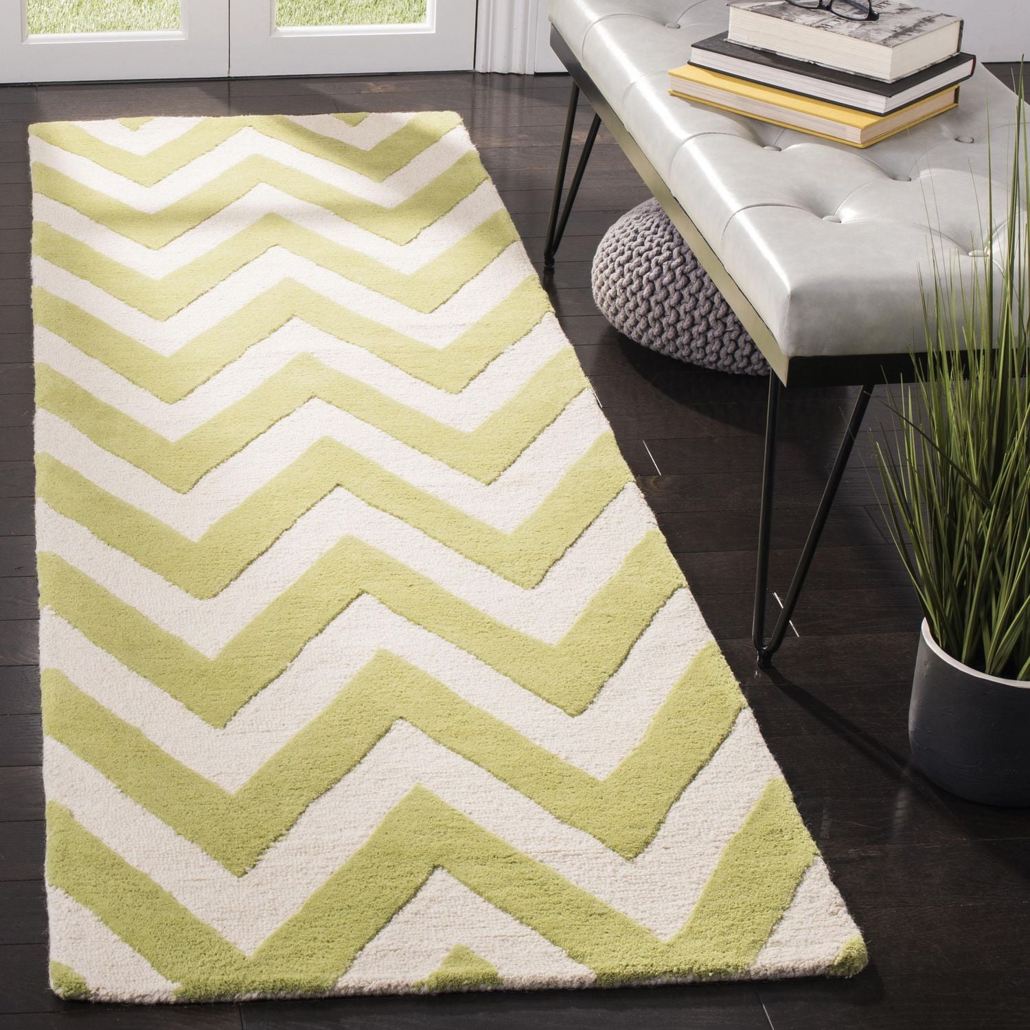 Click here for Safavieh Cambridge Kaitlyn Zig Zag Stripes Area Ru... prices