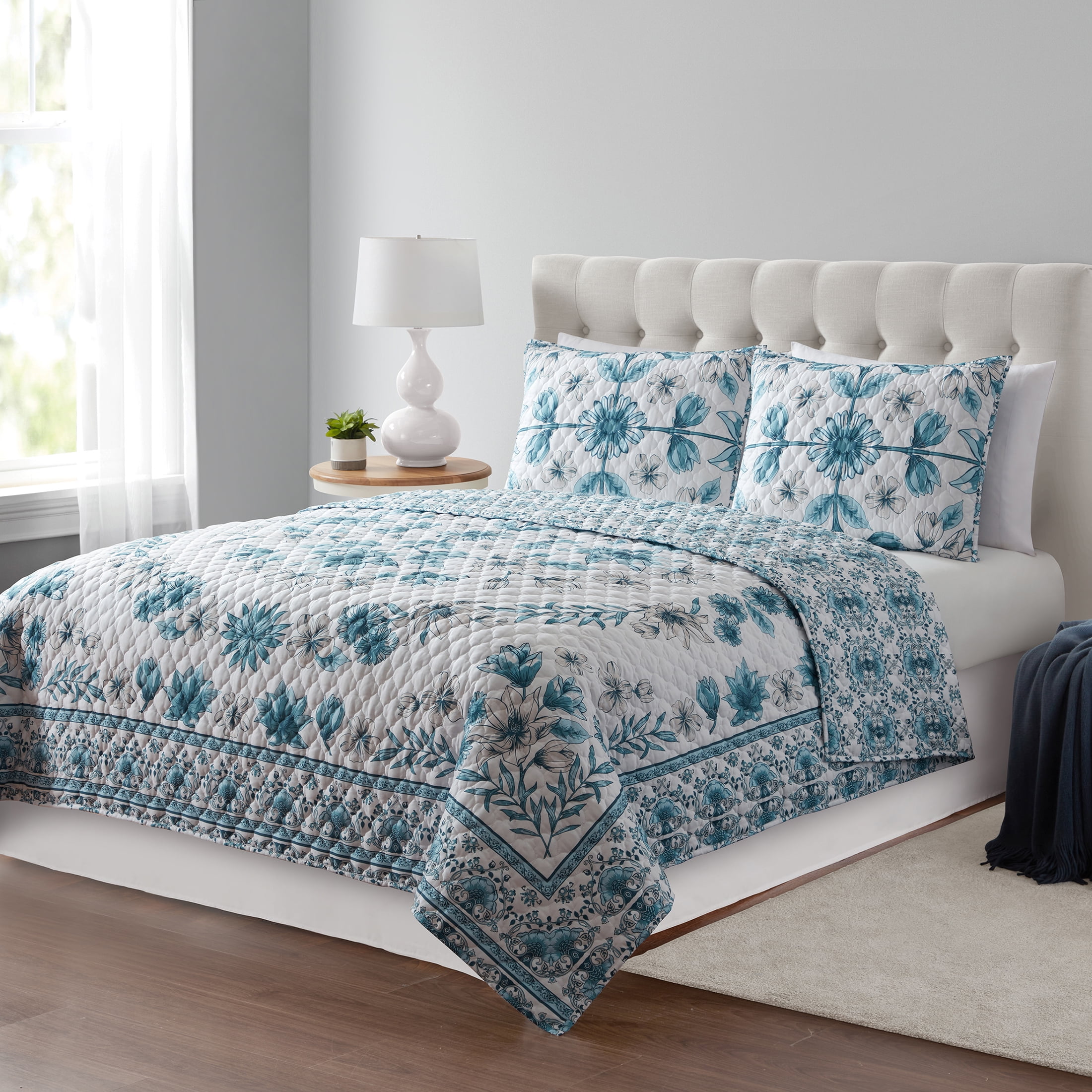 Mainstays Vintage Blue Floral Polyester Quilt, Full/Queen - Reversible ...