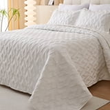 Stylish Solid Color Diamond Pattern Quilt Bedding Set with Shams ...