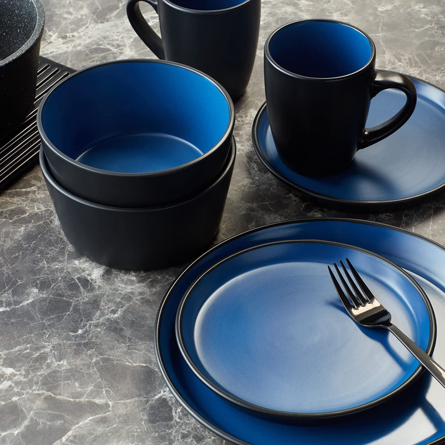 ZXNYH Albie 16-Piece Dinnerware Set Stoneware, Blue and Black - Walmart.com