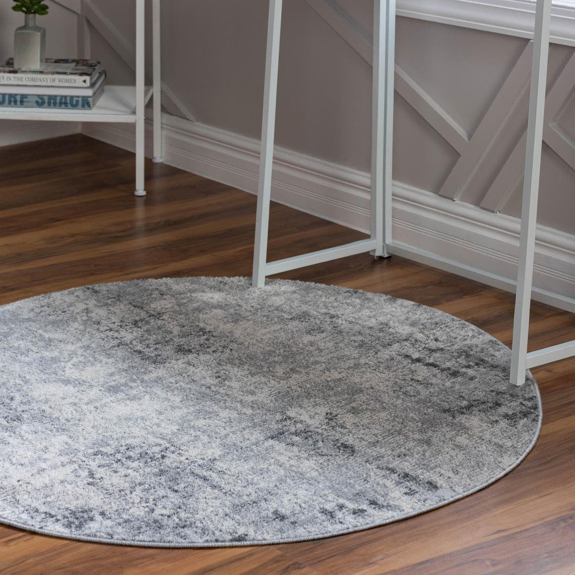 Rugs Com Caspian Collection Round Rug 4 Ft Round Gray Low Pile Rug rugs-com-caspian-collection-round-rug-4-ft-round-gray-low-pile-rug
