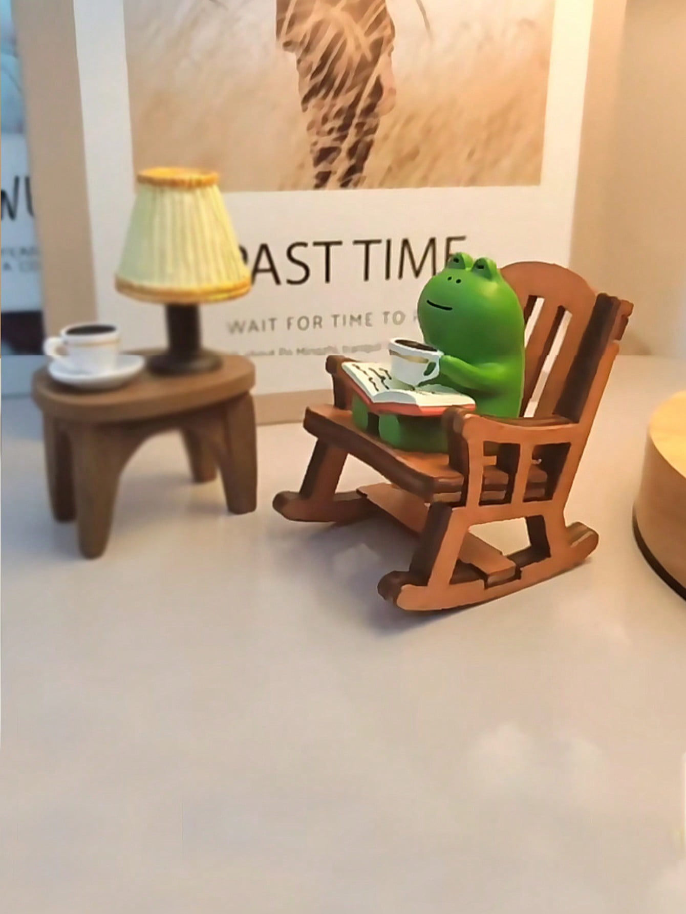 1pc Creative Frog Shaped Rocking Chair Decoration With Lamp & Reading ...