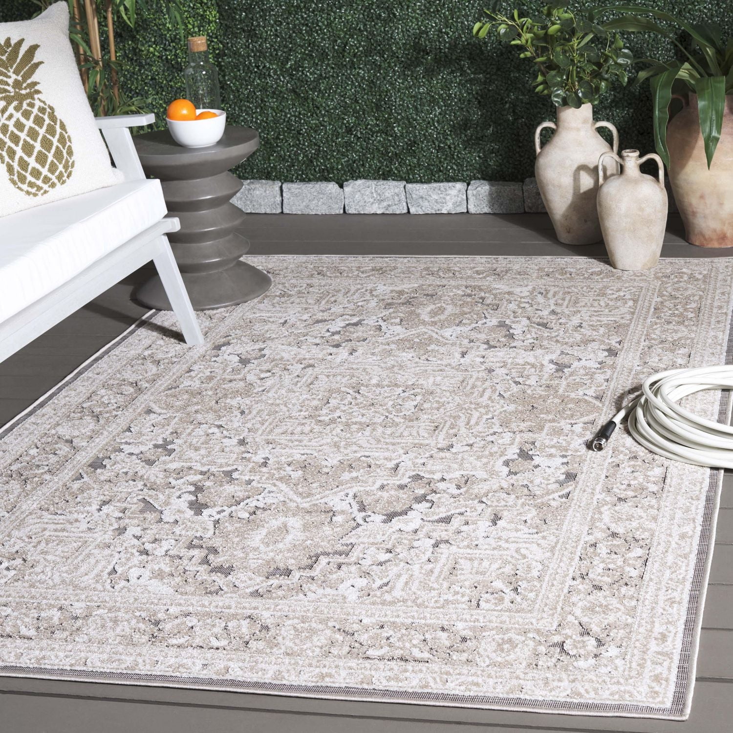 Click here for Safavieh Cabana Joshua Medallion Indoor/Outdoor Ar... prices