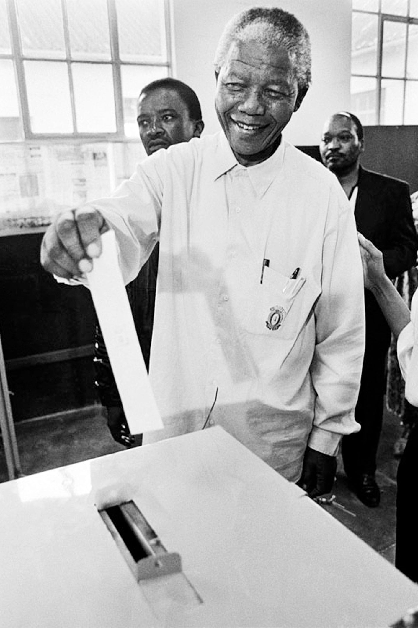 24x36 gallery poster, Nelson Mandela casting his vote in the 1994 ...