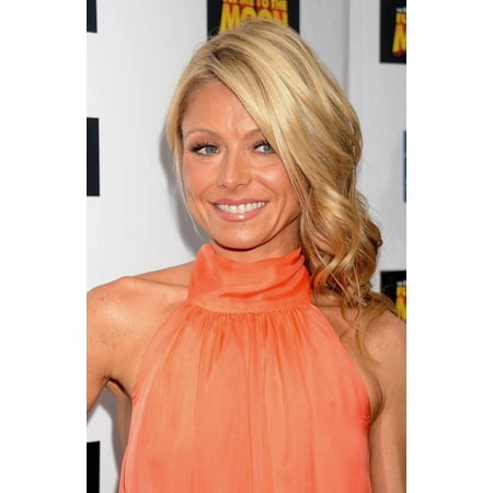 Kelly Ripa At Arrivals For Premiere Of Fly Me To The Moon, The Regal ...