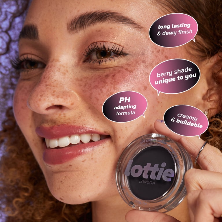 Lottie Black's Instagram, Twitter & Facebook on IDCrawl