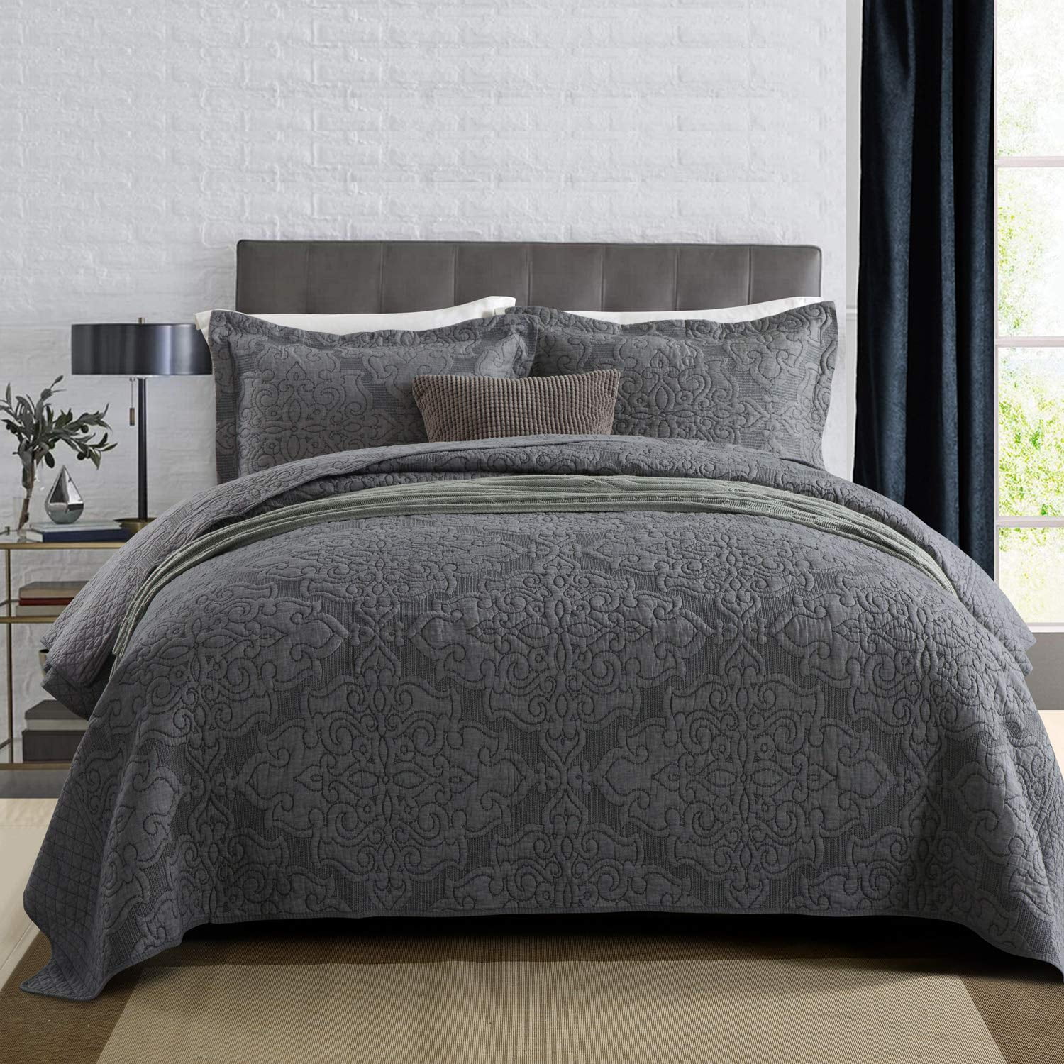 Click here for Newlake Reversible Quilt Bedspread Embroidered Mic... prices