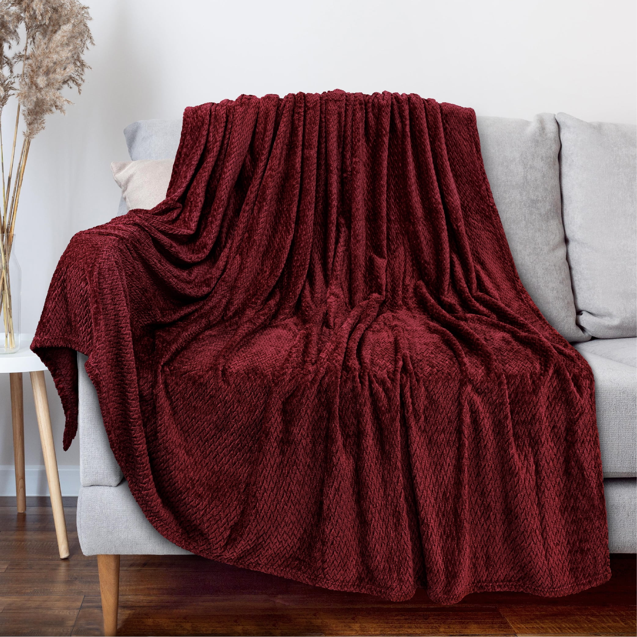 PAVILIA Soft Fleece Burgundy Dark Red Throw Blanket for Couch ...