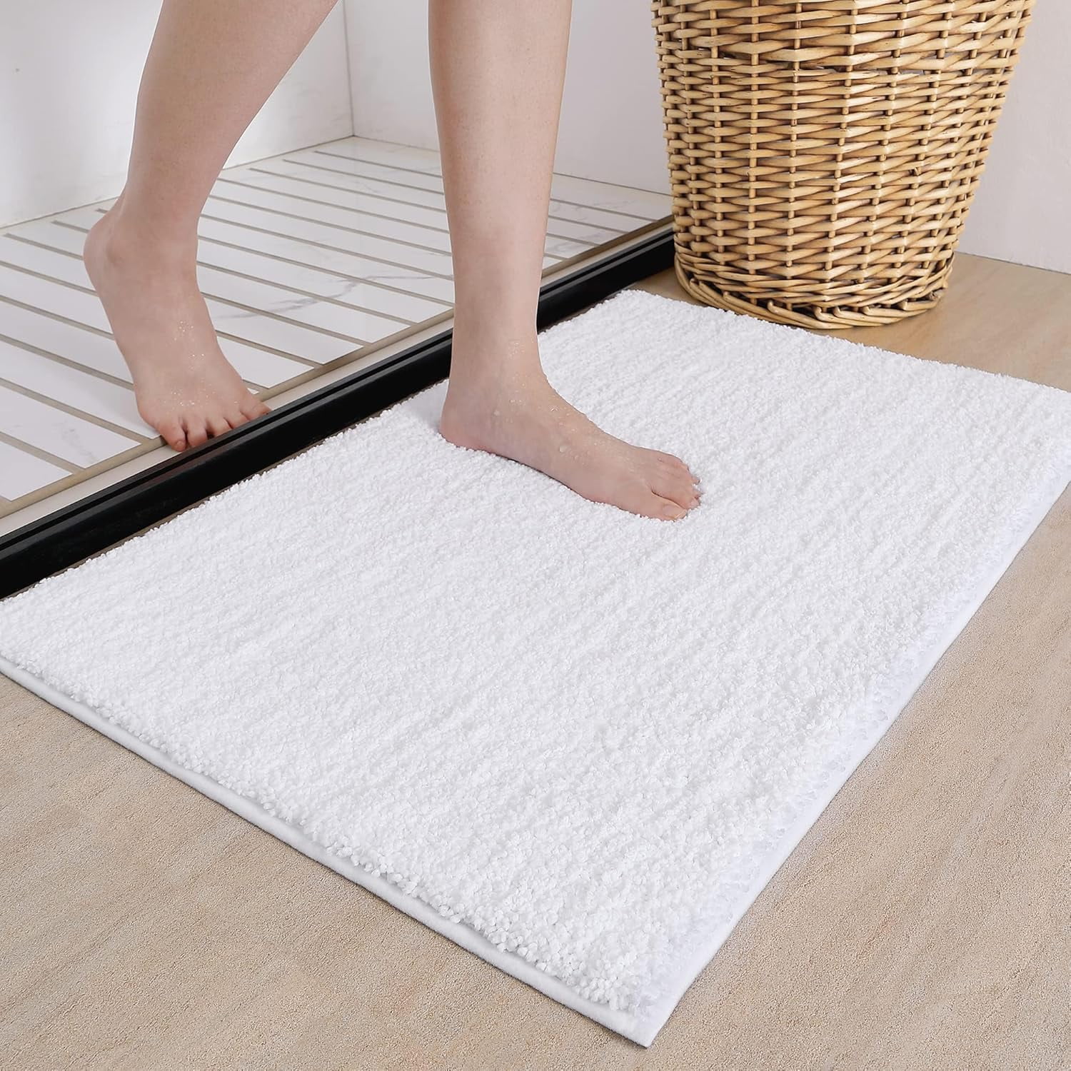 Click here for Woeilo White Bathroom Rugs- Absorbent  Non Slip  S... prices