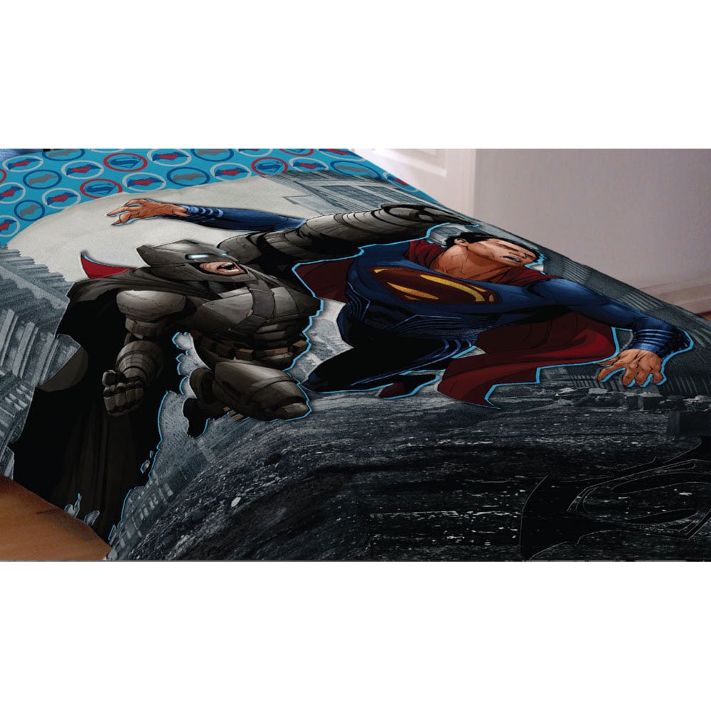 Batman Vs Superman World's Finest Reversible Twin or Full Comforter, 1 ...