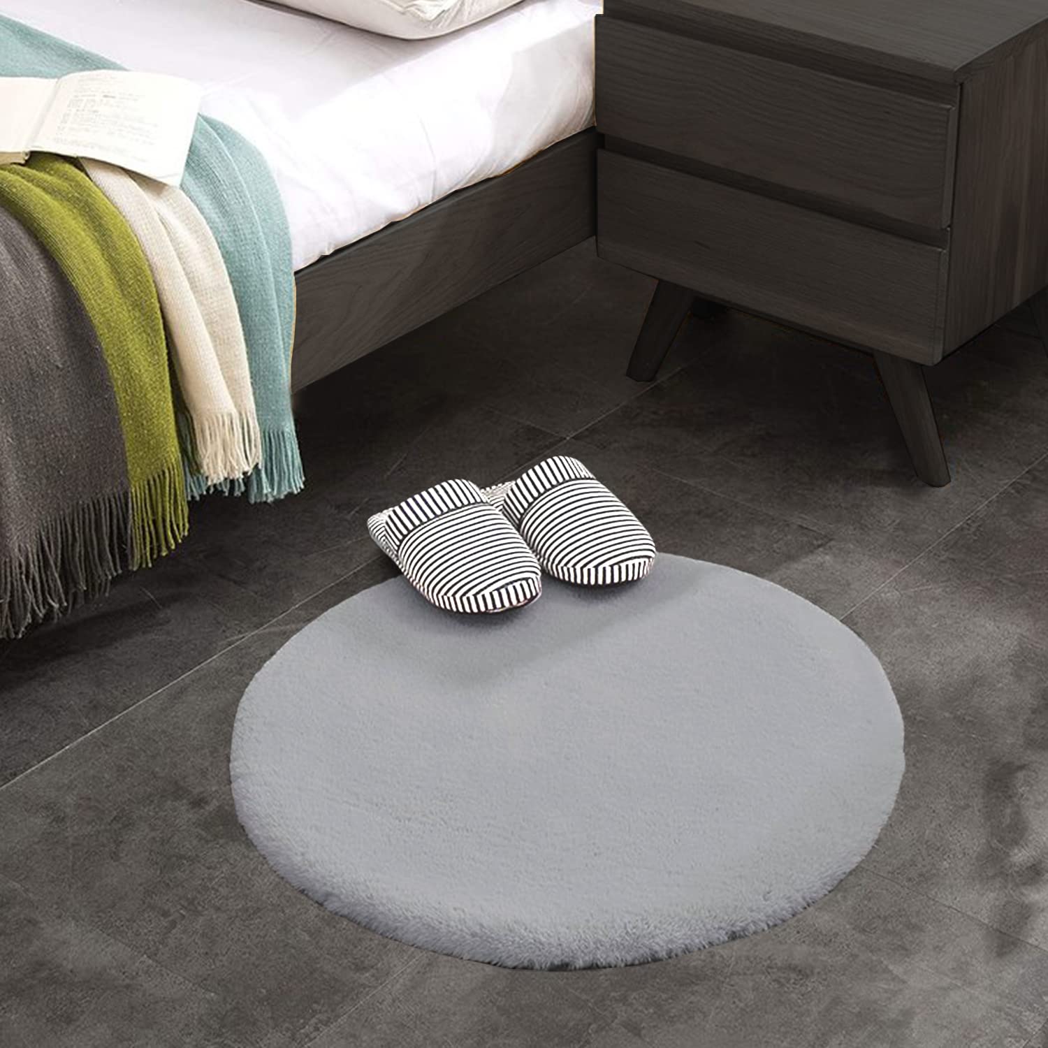Ghouse 3x3 Soft Grey Faux Fur Round Rug, Machine Washable Area Rugs for ...