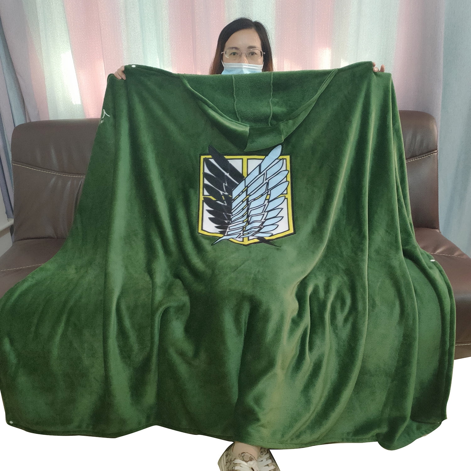 Las Alas de la Libertad Atacan al Hombre de la Casa Gigante Chal Chal ...