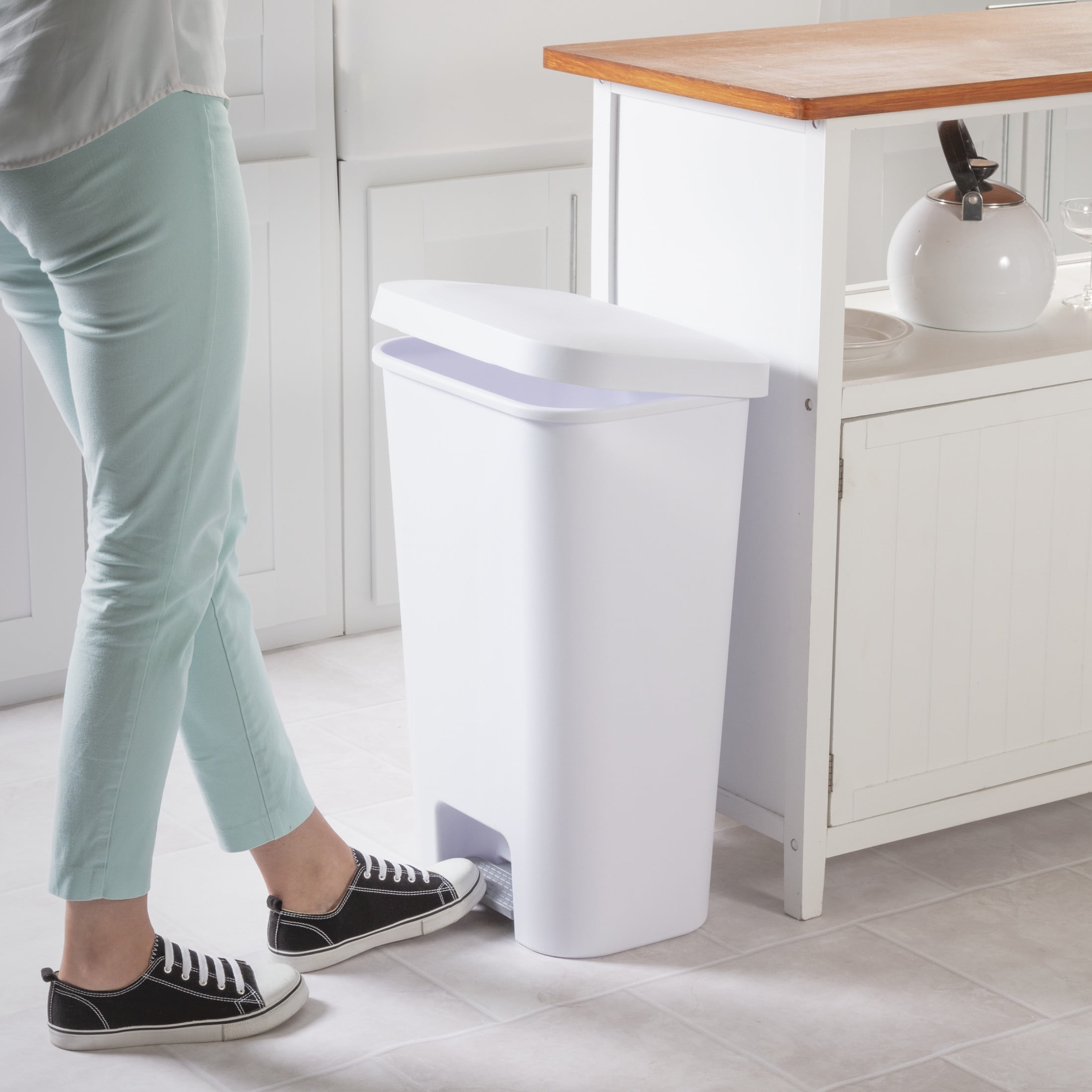 Sterilite Large Kitchen Trash Can, 11.9 Gallon Plastic Garbage Bin with ...