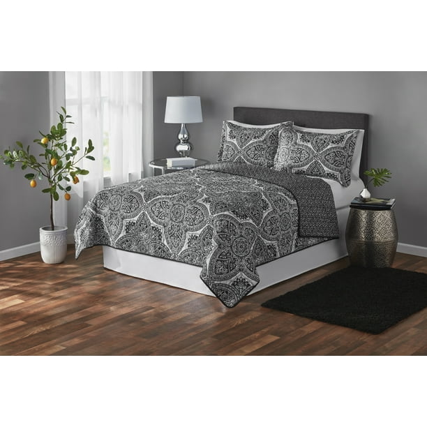 Mainstays Black & White Medallion Quilt, King, Reversible - Walmart.com