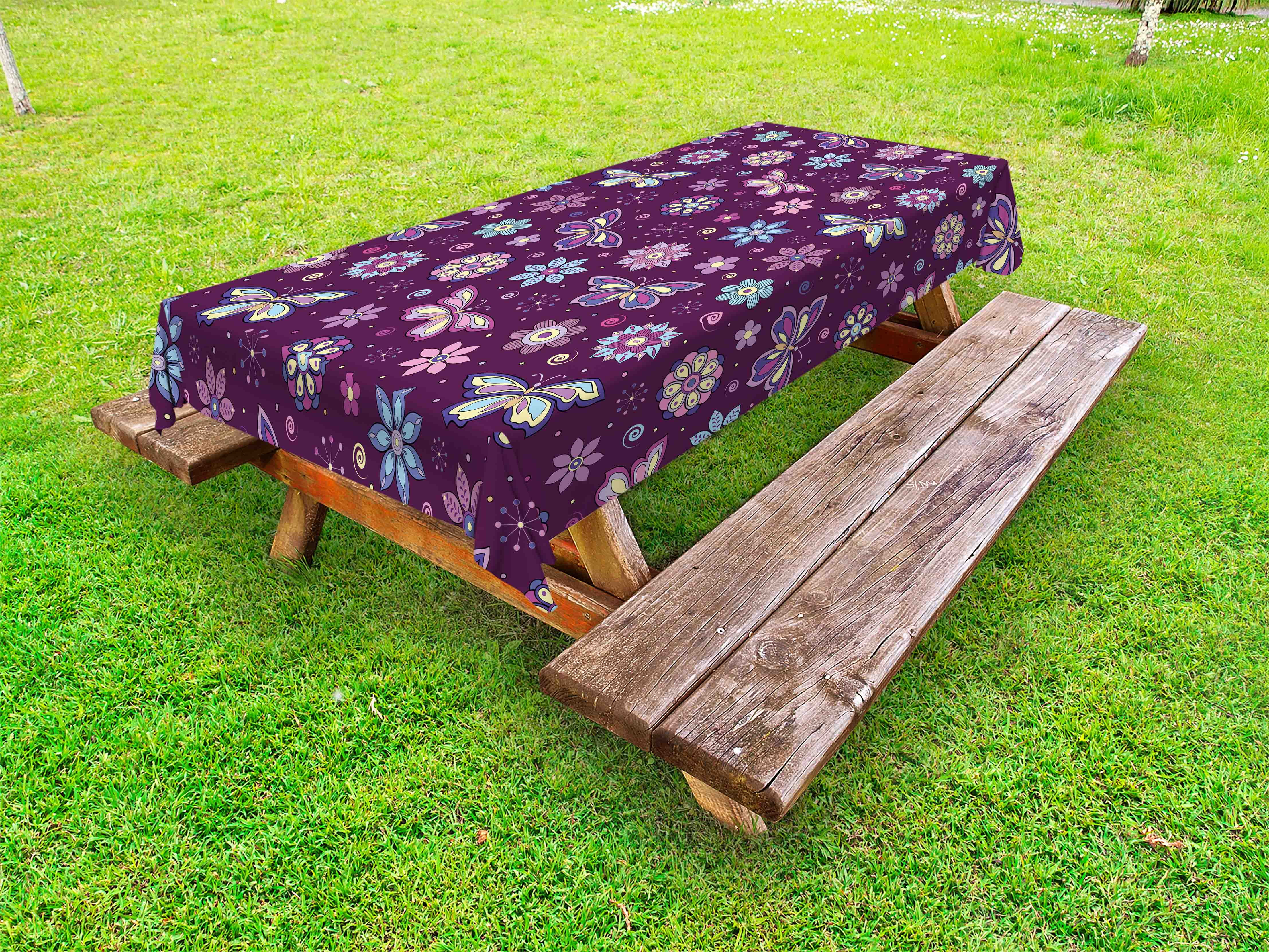 Butterfly Outdoor Tablecloth, Vortex Shapes with Polka Dots Background ...